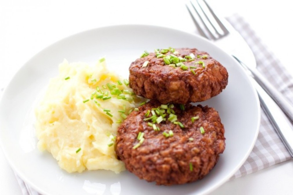 Fleischlaberl mit Erdäpfelpüree - So schmeckt NÖ